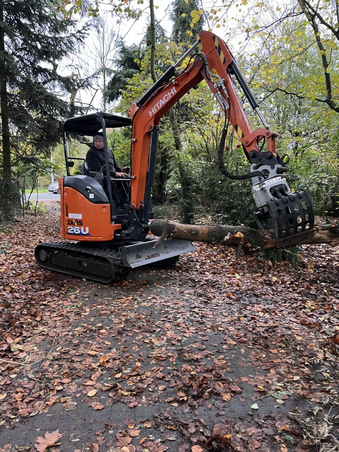 Nieuwe Hitachi ZX26 U-6 voor Philip Tas uit Waasmunster - Pladdet